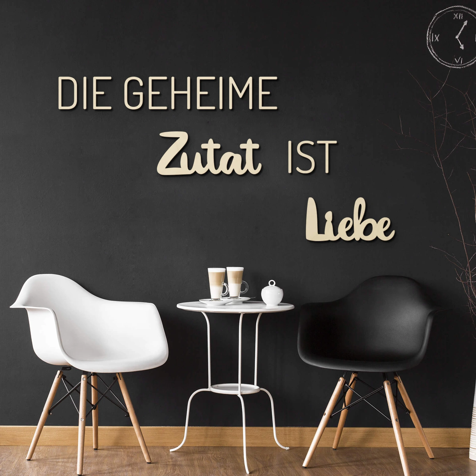 Wanddeko Spruch Die geheime Zutat ist Liebe - Pappelholz | wall-art.de