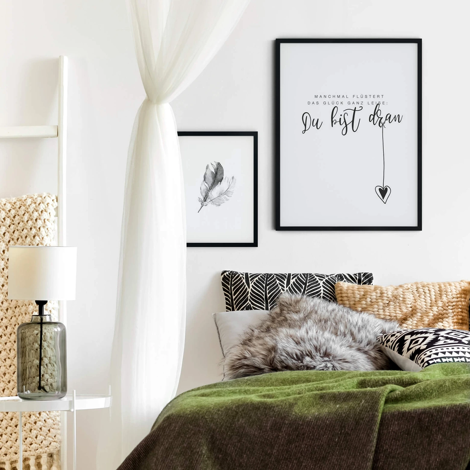 Poster Manchmal flüstert das Glück ganz leise | wall-art.de