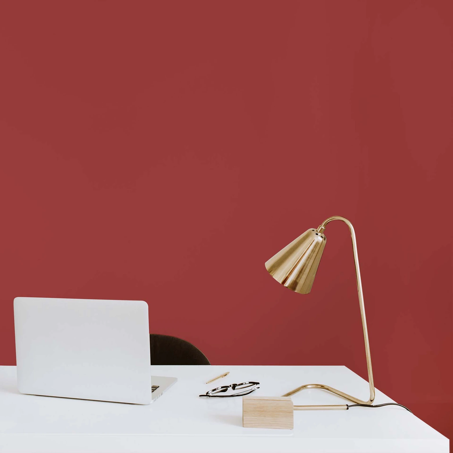 Muurverf rood zijdemat - THE COLOR KITCHEN Cheeky Chilli | wall-art.nl