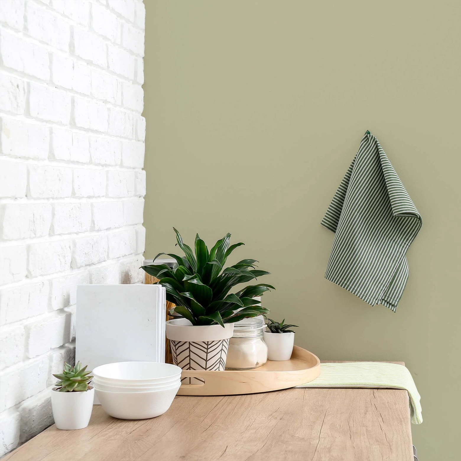 Muurverf groen zijdemat - THE COLOR KITCHEN Warm Wasabi | wall-art.nl